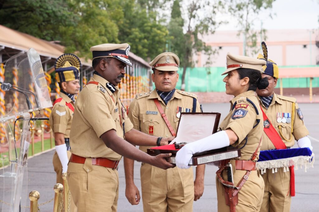 Punjab-Cadre Woman IPS Officer Dr. Darpan Ahluwalia Received PM's Baton ...