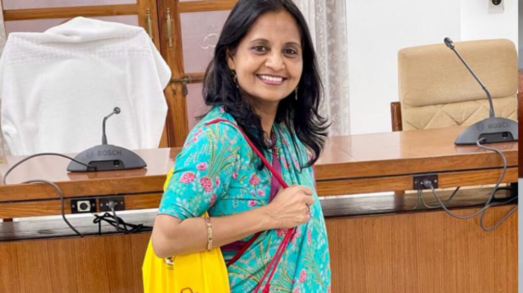 Elephant Teaching Her Kid To Cross The Road, IAS Shared Video