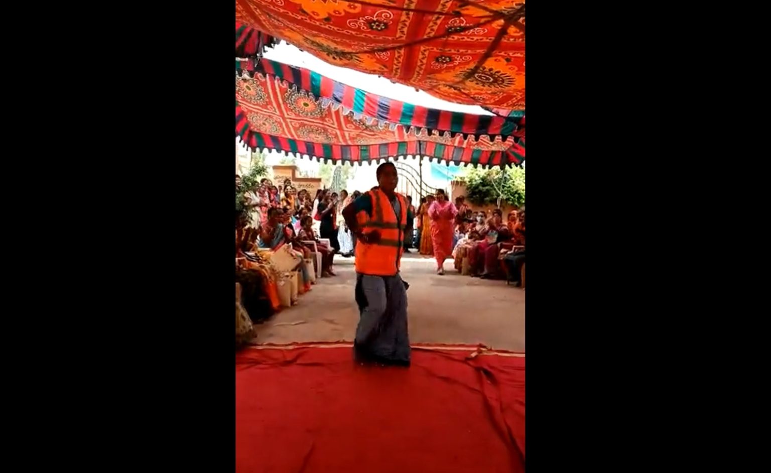 Ramp Walk By Municipal Staff Went Viral, Ameenpur Municipality ...