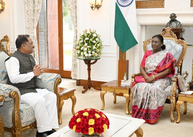 President Murmu Receives Invitation to Chhattisgarh’s Tribal Festival ...
